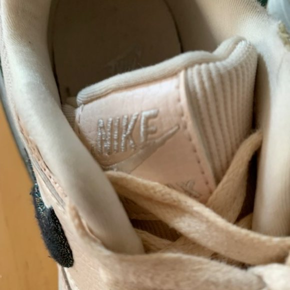 Nike | Shoes | Nike Air Athletic Shoes Size 75 | Poshmark